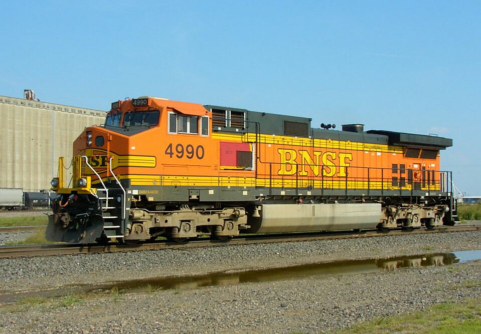 BNSF 4990